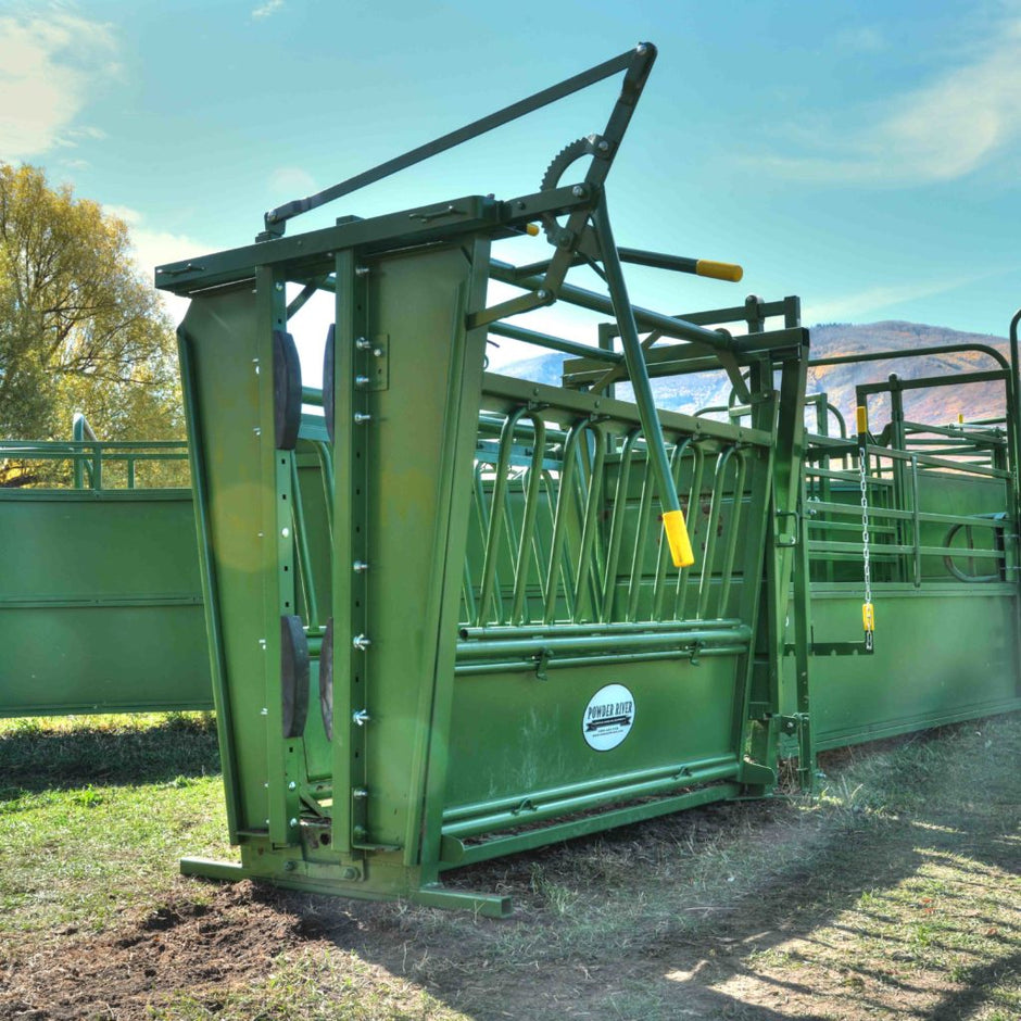 Squeeze Chutes | Cattle Chutes – farmranchstore.com